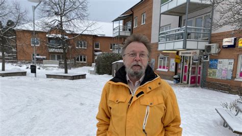 Höga hyreshöjningar oroar Mikael i Sävja rädd för att bli hemlös