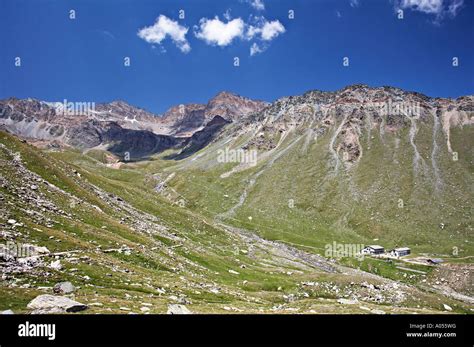 Rifugio Vittorio Sella Cai Sez De Biella Route Valnontey Parque
