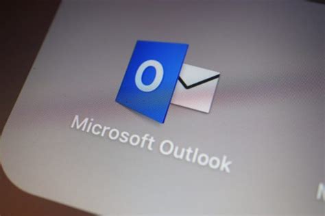 How To Attach An Email In Outlook Methods Itechguides