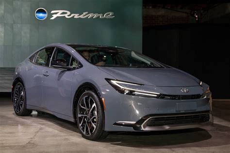 Toyota Prius Limited Dr Hatchback Awd