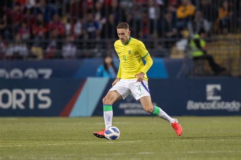 Cria do Avaí Arthur Chaves é convocado para a Seleção Brasileira Pré