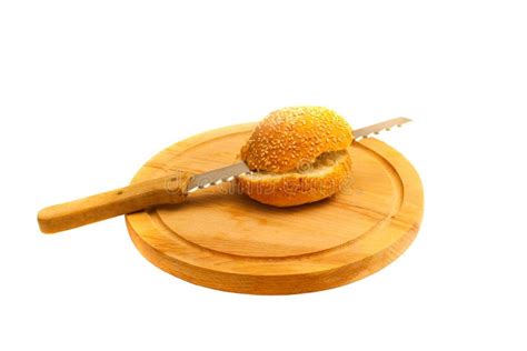 Coupez Le Pain Sur Un Panneau Sur Un Fond Blanc Image Stock Image Du