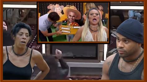 BLACK SURTA AO RECEBER PLAQUINHAS DE KALLY AO SER CHAMADO DE