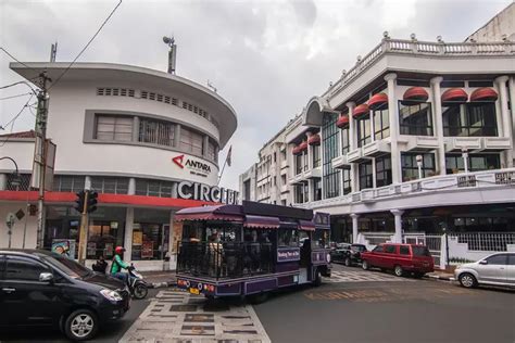 WISATA BANDUNG Rekomendasi 7 Tempat Hits Terkenal Di Jalan Braga Yang
