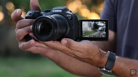 Canon EOS R7 Review A Strong Start For RF Mount Crop Sensor Cameras