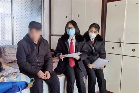 Bố mẹ thay con trai đệ đơn ly hôn Không để con dâu khổ thêm nữa