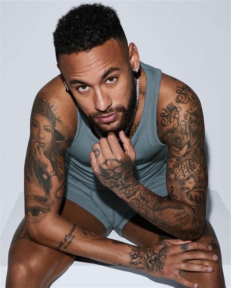 Ex funcionária acusa Neymar de trabalho oculto e pede indenização de