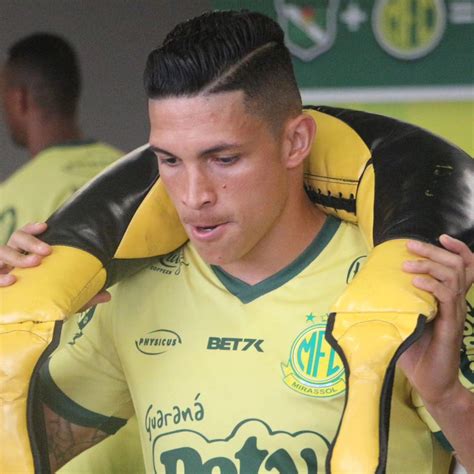 Rodrigo Ferreira comemora retorno aos gramados e vê Mirassol vivo na