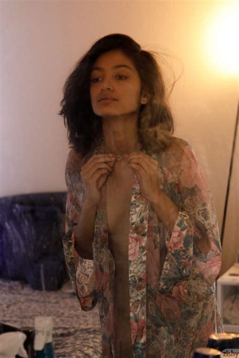 Ushna Malik Every Moment Counts Zishy TheSexTube