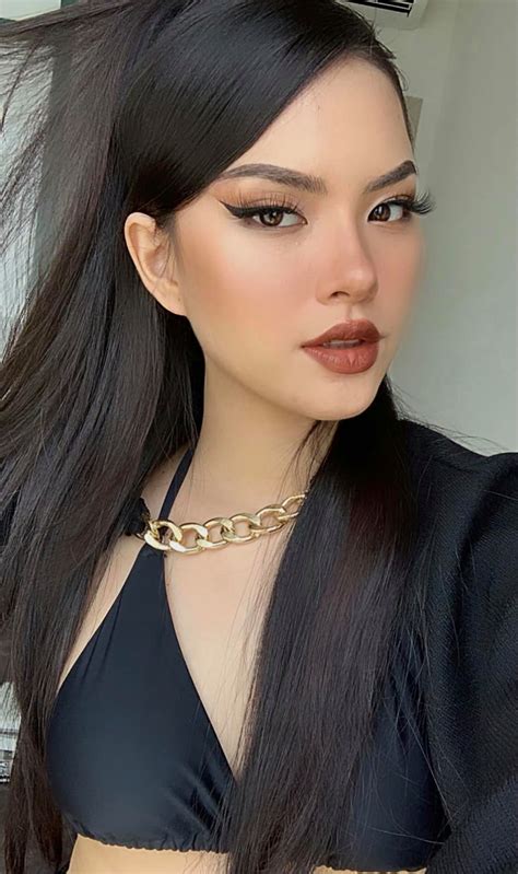 Nữ sinh 10x Cần Thơ hot trên mạng tuyên bố không chụp ảnh nude