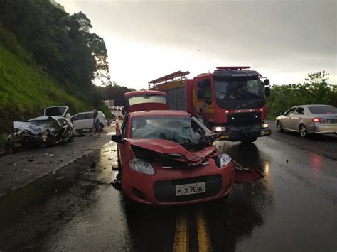 Oeste de SC Grave acidente entre quatro veículos deixa uma pessoa