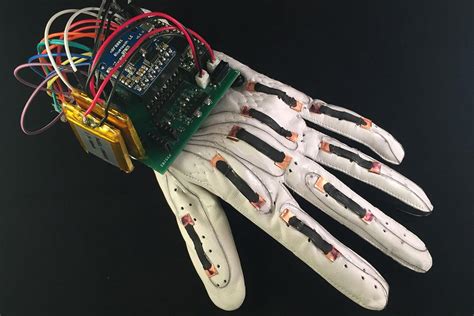 smart glove translates sign language gestures into text