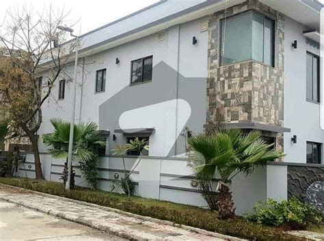 11 Marla Corner House Available For Sale DHA Phase 2 Sector E DHA