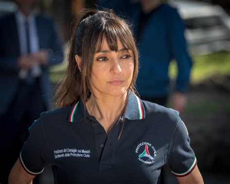 Su Rai 1 Sempre Al Tuo Fianco 15 09 Con Le Musiche Di De Luca E