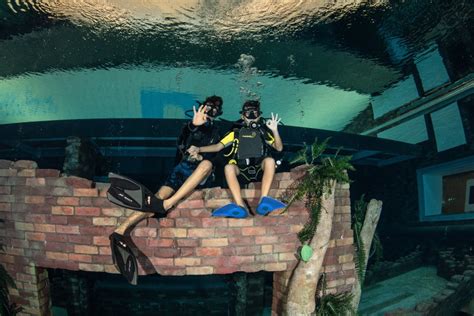 HH Sheikh Hamdan Opens Deep Dive Dubai World S Deepest Swimming Pool