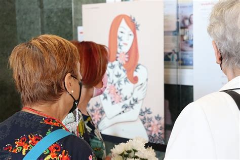 El 34 de las mujeres diagnosticadas con cáncer de mama pierde su