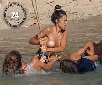 SOTTO I RIFLETTORI Raffaella Fico Nuda A L Isola Dei Famosi
