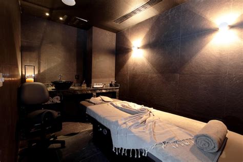 Interior del cuarto de baño moderno nadie dentro Foto Premium