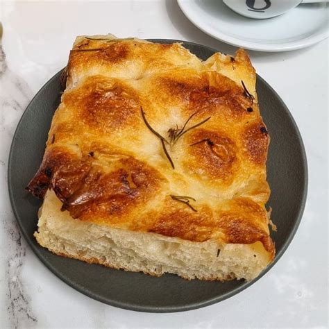 BAKERY CROSTA Icaraí Brazil Focaccia Fermentação natural Review