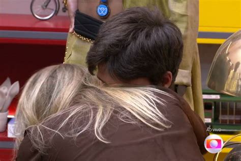 BBB23 Bruna se desculpa e cai no choro após eliminação de Gabriel