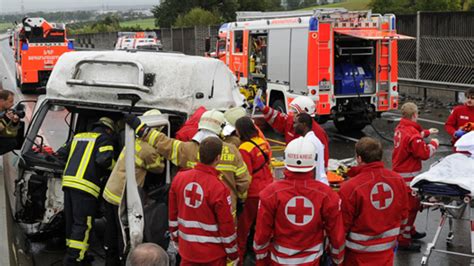 Schwerer Unfall Auf A Verursacht Mega Stau Oe At