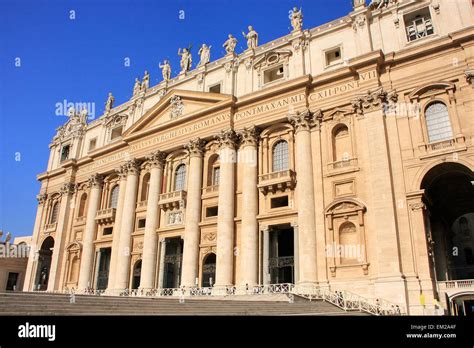 Maderno facciata Basilica di San Pietro e la Città del Vaticano Roma
