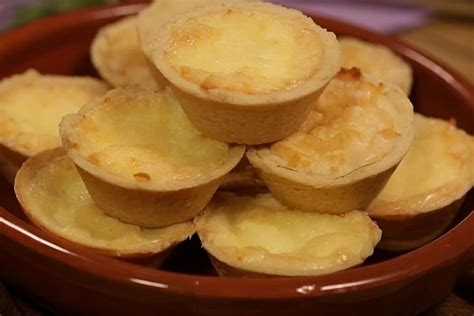 Empada de queijo muito fácil de fazer basta misturar os ingredientes na