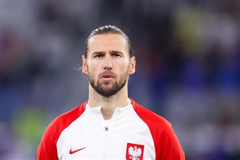 Grzegorz Krychowiak otrzymał potężny cios To go może zaboleć mocna