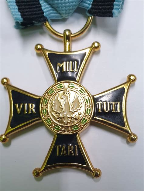 Krzyż Orderu Virtuti Militari 12844497898 oficjalne archiwum Allegro