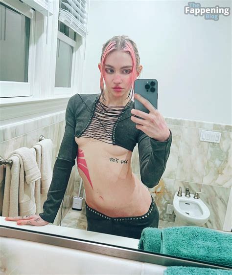 Grimes Nude Leaks Photo 33 TheFappening