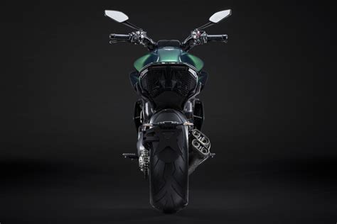 Ducati Diavel For Bentley Arena Motosikal