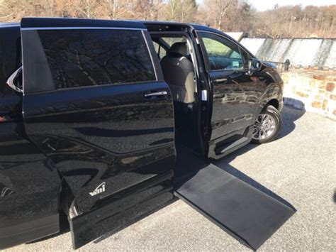 2021 Toyota Sienna Hybrid Wheelchair Accessible Minivan