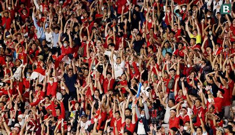 Foto Euforia Suporter Saat Dukung Timnas Indonesia Tuntas Sudah