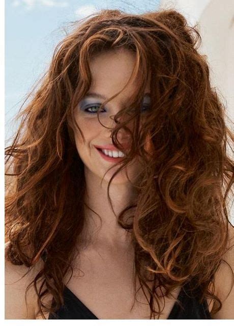 Frisuren halblang lockig 2019 Schönheit und Stil