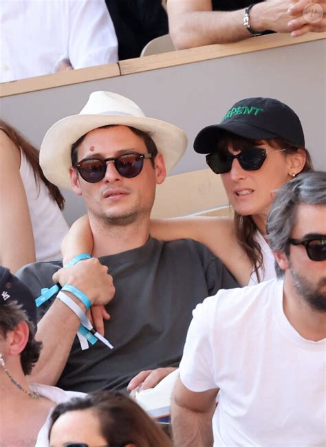 Juliette Armanet En Couple La Chanteuse R P R E Avec Son Amoureux