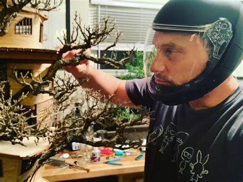 Te domki na drzewach bonsai wyglądają obłędnie Joe Monster