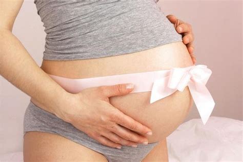 Mucous Plug In Pregnant Women What It Looks Like And When It Leaves