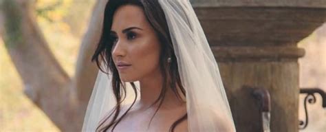 Demi Lovato Queda Vestida Y Alborotada En El Altar Viva Nicaragua