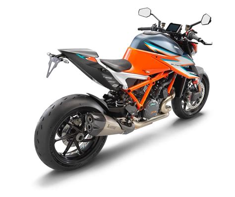 Đây là chiếc naked bike điên rồ nhất trong lịch sử nhà KTM gây ngỡ