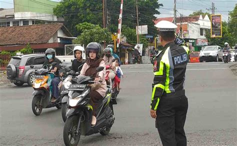 Polisi Di Jombang Cek Titik Arus Liburan Nataru Yang Rawan Macet