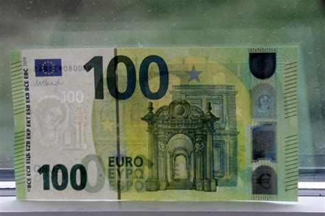 Apar două noi bancnote Vor putea fi folosite și în România