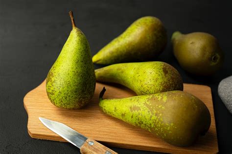 Cyril Lignac Partage Sa Recette Gourmande De Poires Au Sirop Maison