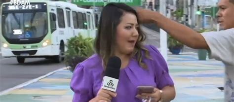 Vídeo repórter de filiada da Globo leva socos ao vivo Tudo EP