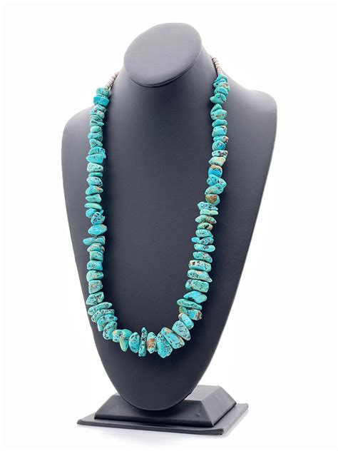 Lot NATIVE AMERICAN TURQUOISE HEISHI NUGGET NECKLACE