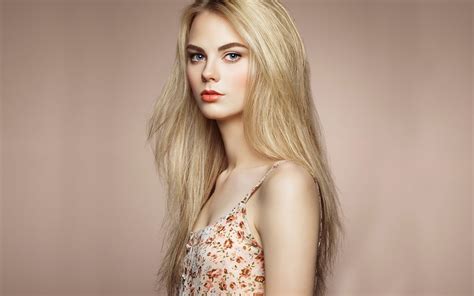 Fondos De Pantalla Cara Mujer Modelo Rubia Fondo Simple Pelo