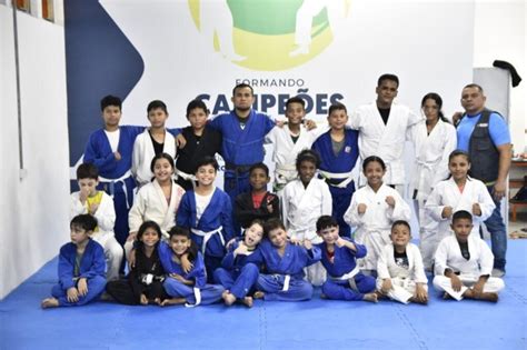 Projeto Formando Campeões Aulas de lutas contribuem para disciplina