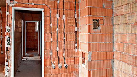 Instalacja elektryczna bezpuszkowa jak wykonać instalację bez puszek
