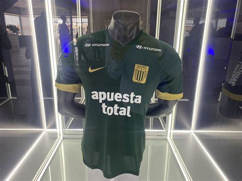 Alianza Lima presentó camiseta alterna para la temporada 2024 fotos