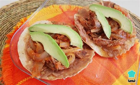 Tostadas de tinga de res Receta FÁCIL