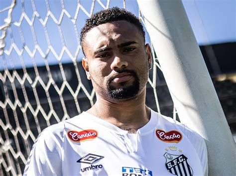 Wendel Silva é sincero ao falar sobre seu momento no Santos